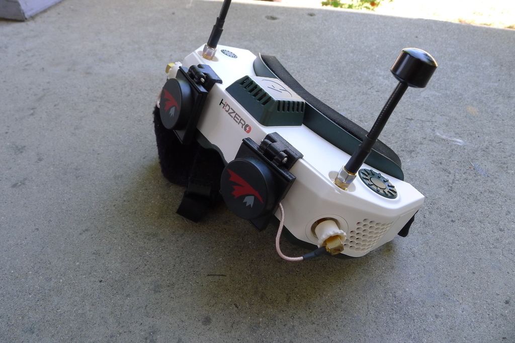 Free 3D file HDZero Goggle TrueRC X-Air Fold Mount 🚁・Model to download ...