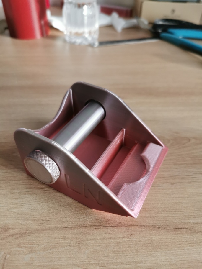 Free 3D file Dévidoir rouleaux post-it / Post-it roll dispenser ...
