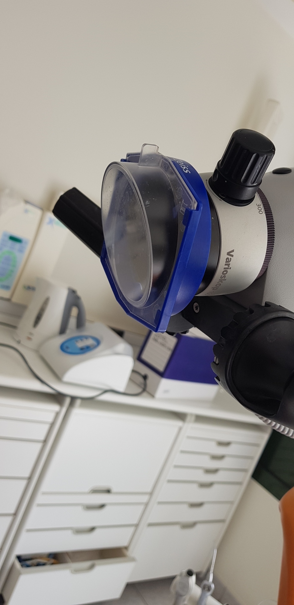 STL file Carl Zeiss operating microscopes with objective lens ...