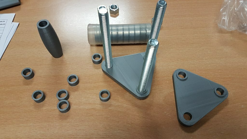 Free 3D file Manual press・Model to download and 3D print・Cults