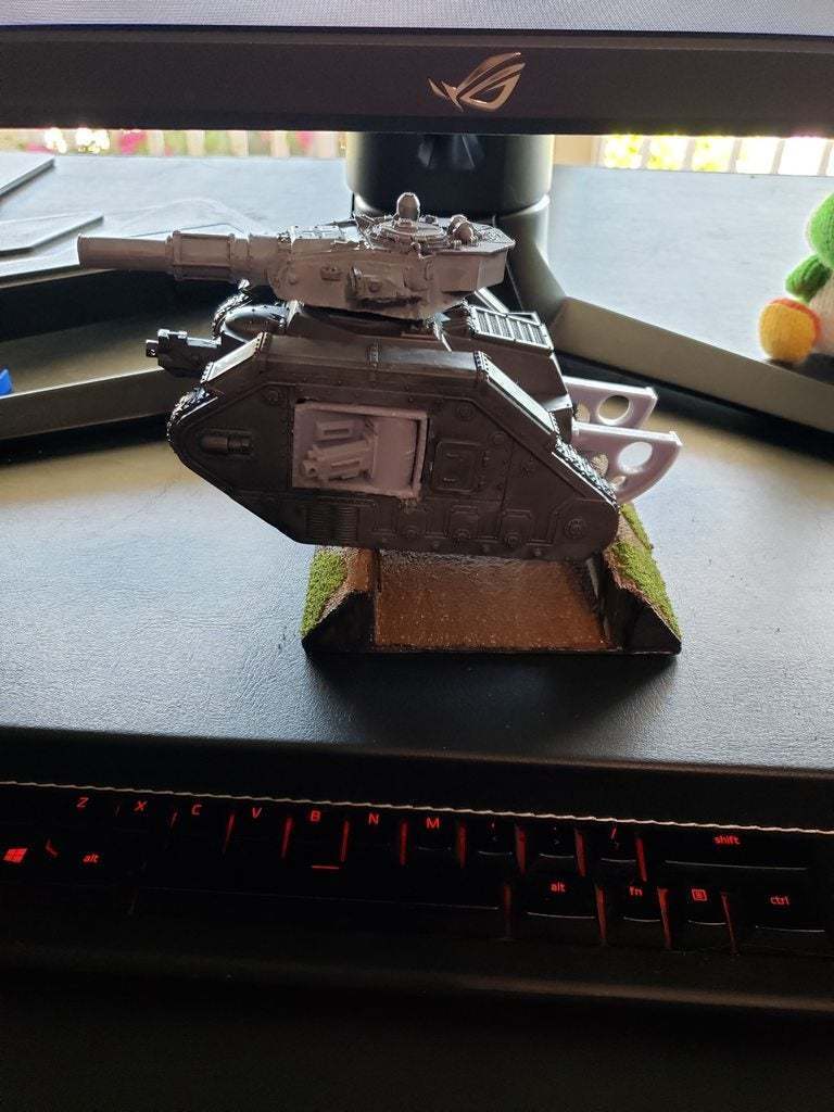 Free STL file Leman Russ Alpha Trench Rail for GW version ⚔・Model to ...