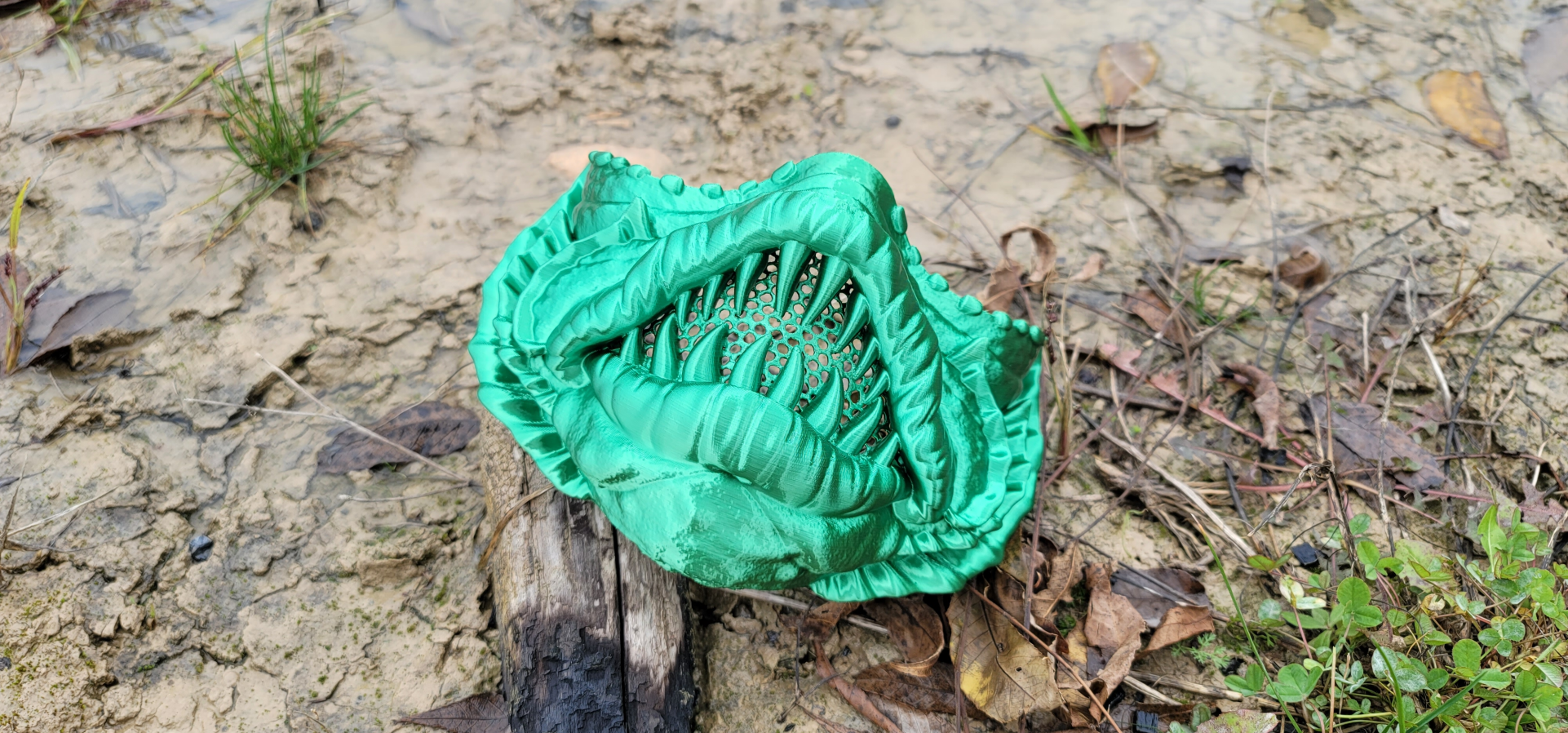 STL file Swamp Creature mask・3D printable design to download・Cults