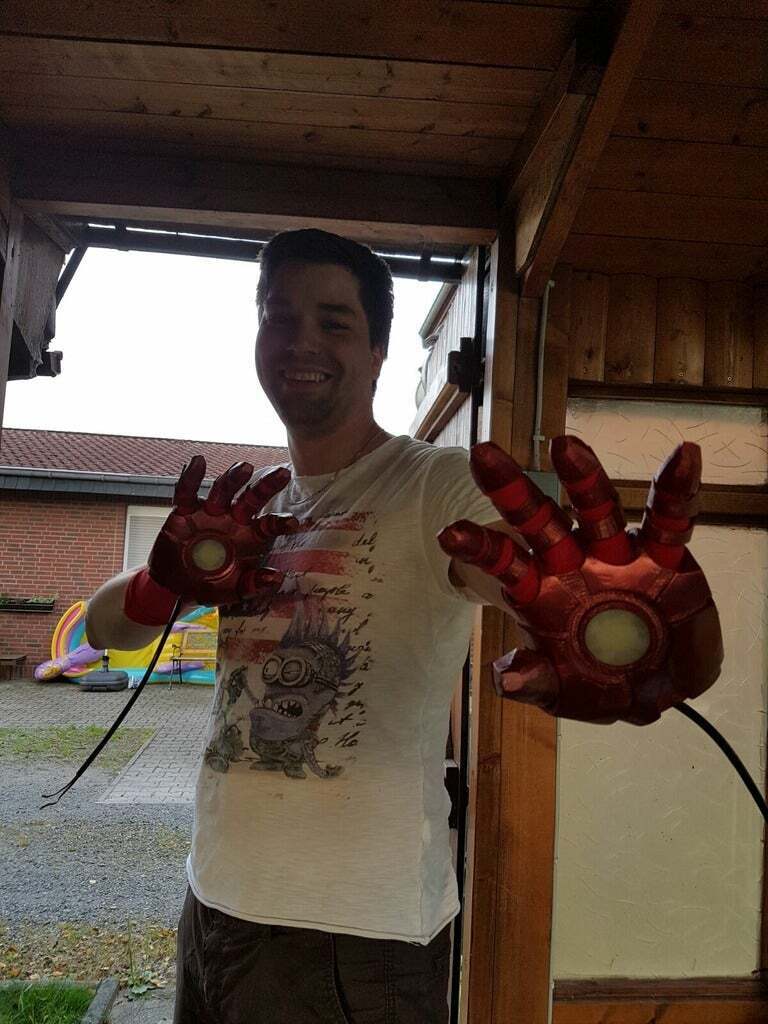 Free STL file Iron Man MK6 MK 6 Glove Hand with repulsor 👨・3D printing ...