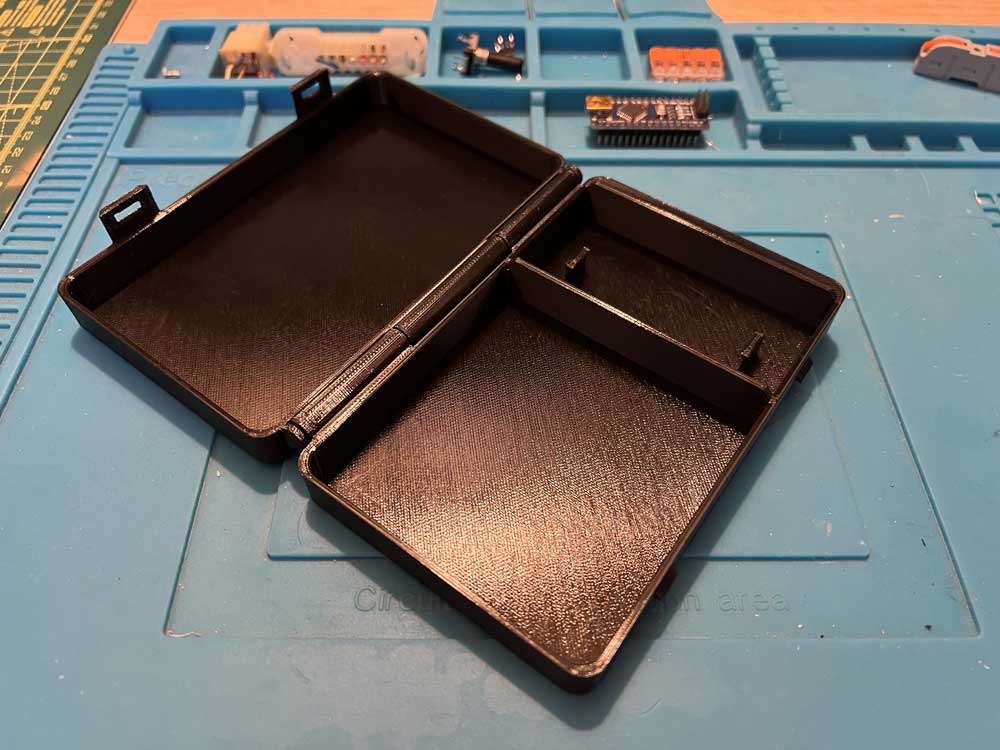 Free STL file Game Boy Advance SP Unhinged box 👦・3D print design to ...