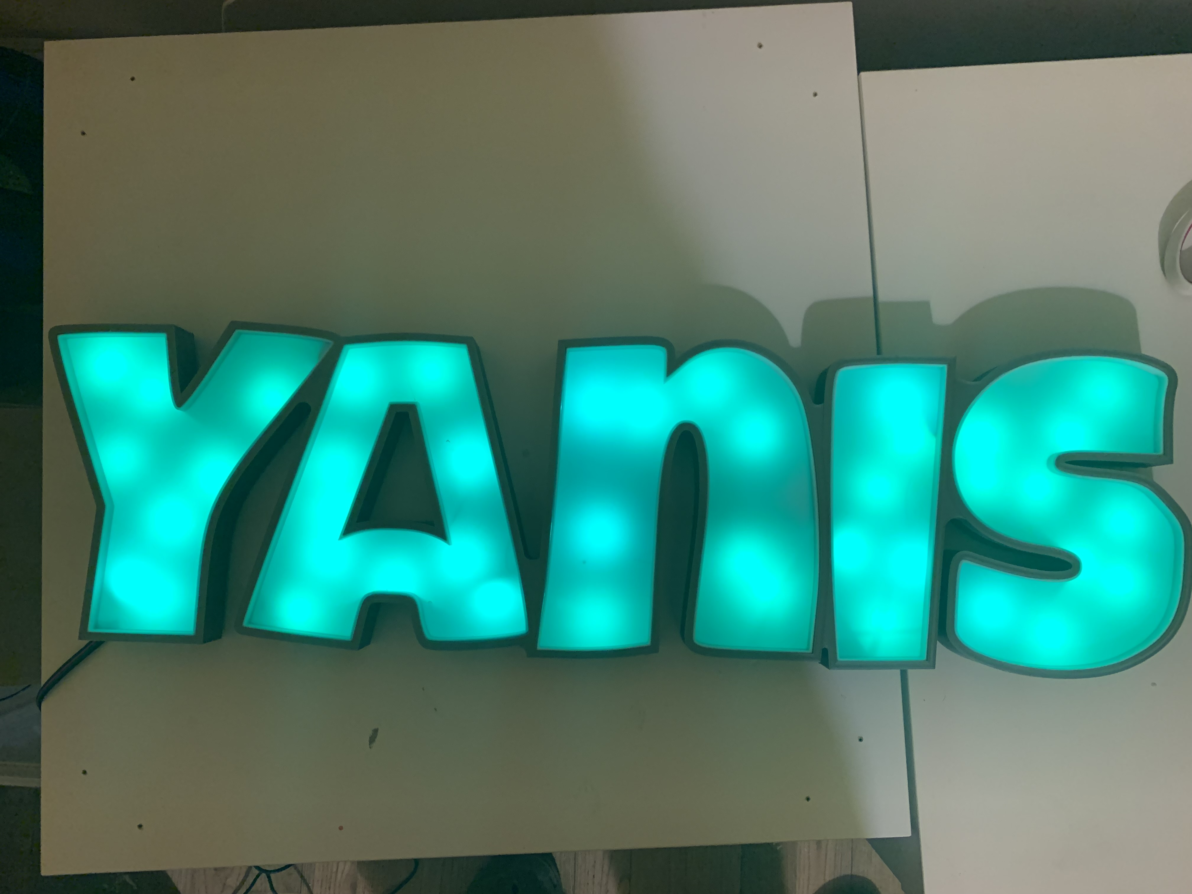 Файл 3D YANIS LED name lamp・3D-печатная модель для загрузки・Cults