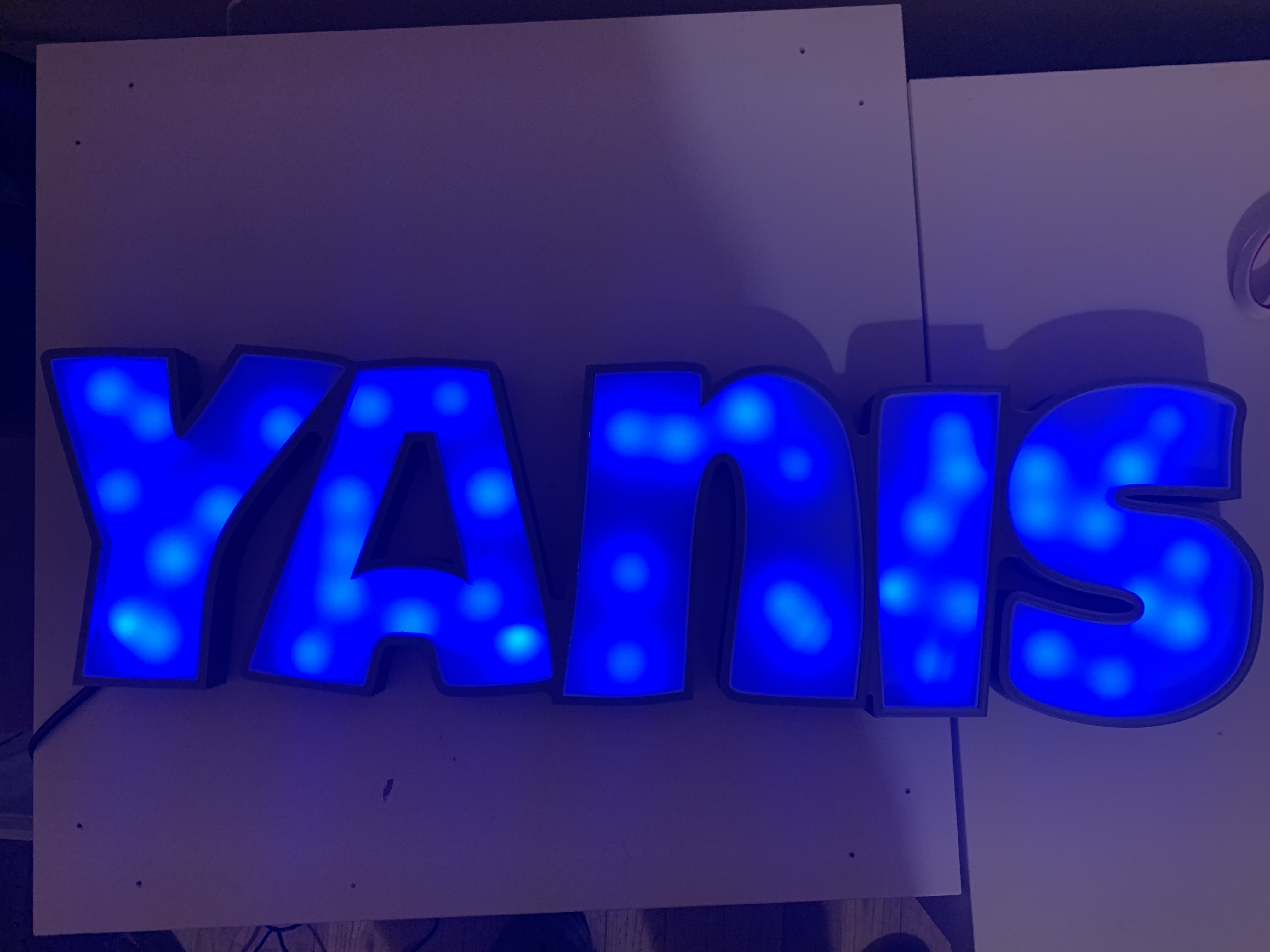 Файл 3D YANIS LED name lamp・3D-печатная модель для загрузки・Cults