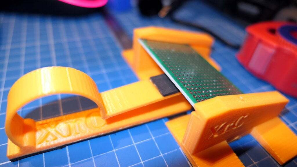 Free STL file PCB Magnet Holder & Component Holder 🧲・3D printable model ...