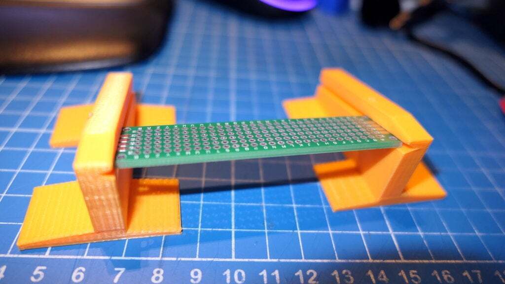 Free STL file PCB Magnet Holder & Component Holder 🧲・3D printable model ...