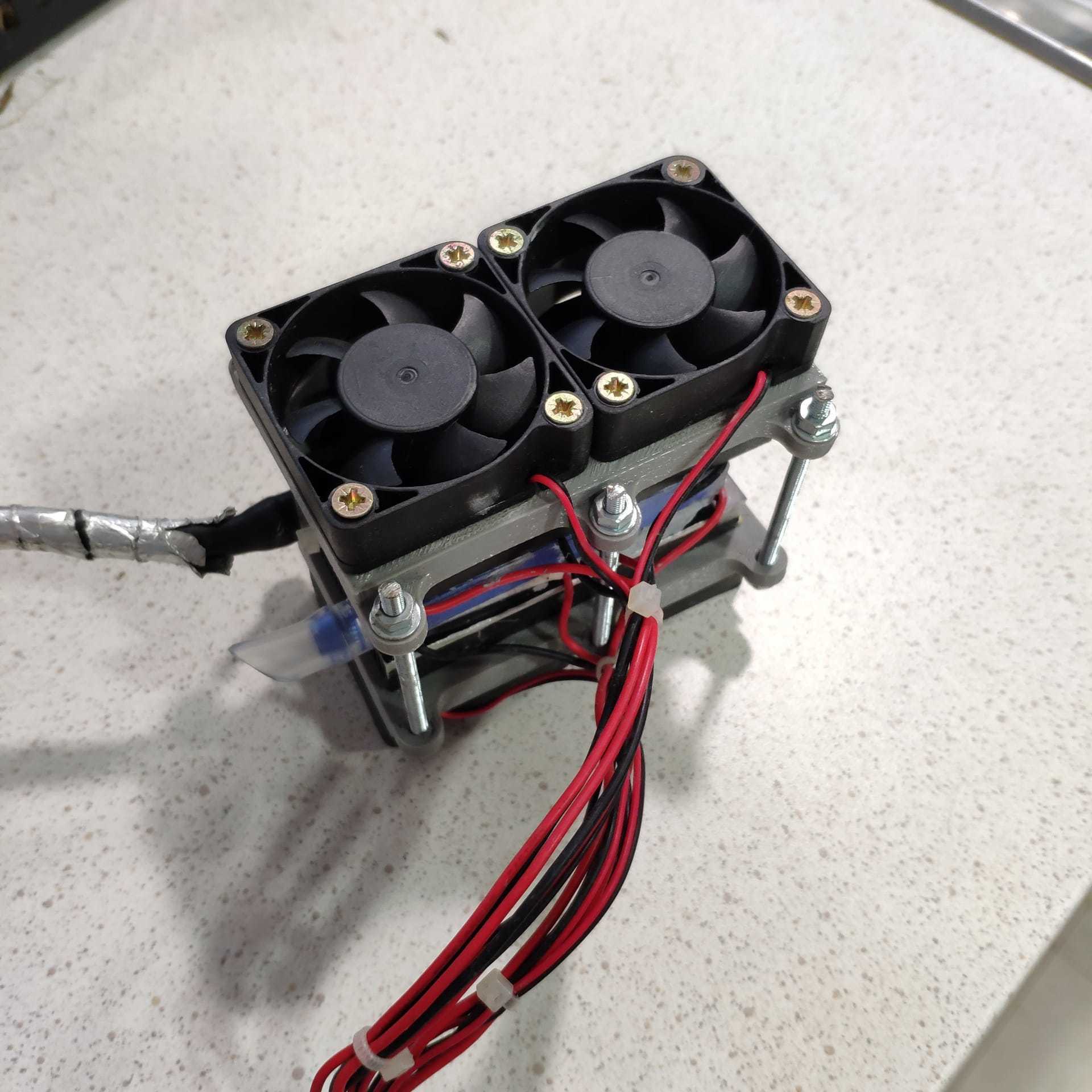 Free STL file Water cooling with fans and Peltier Elements・3D printer ...