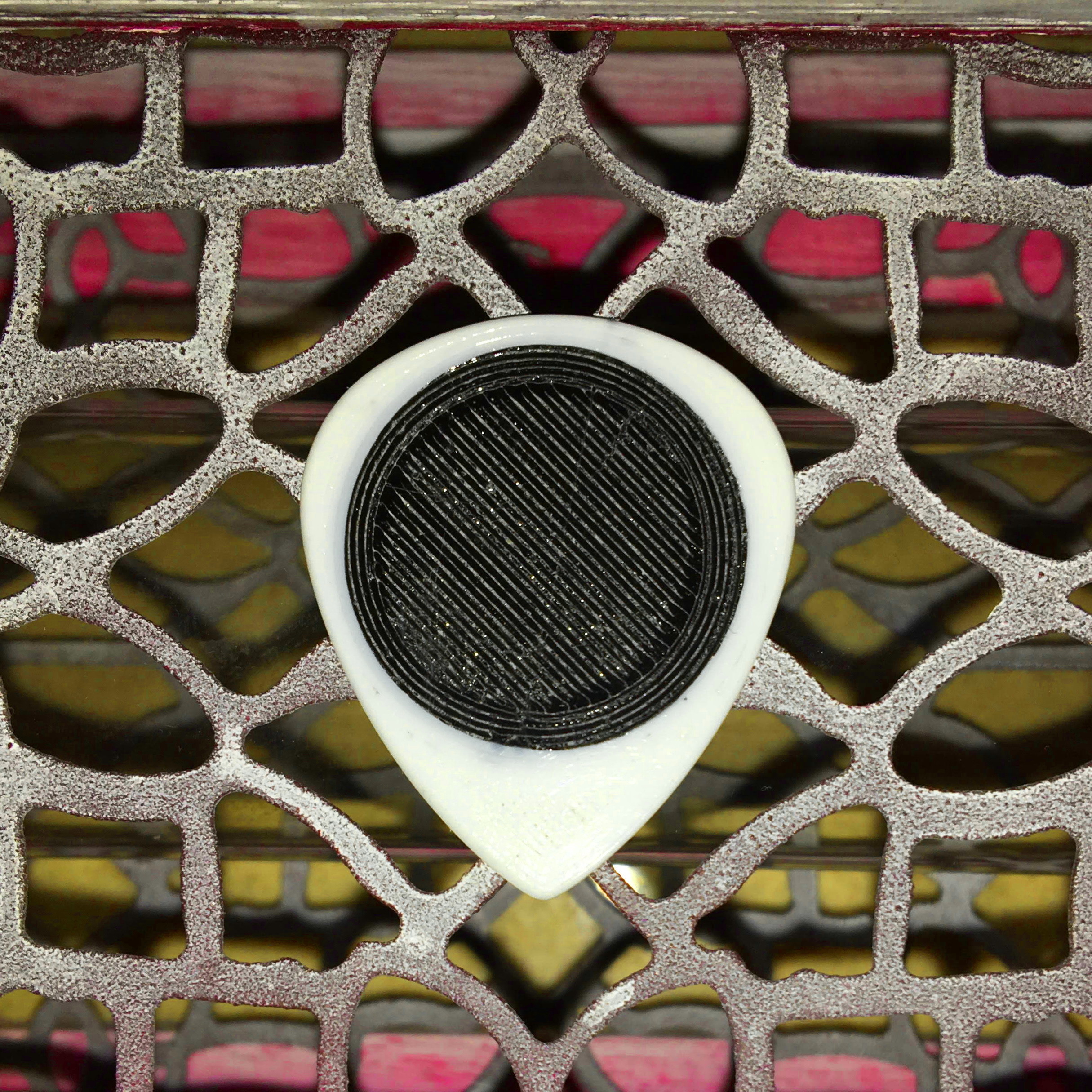 Free STL file UNU R10'5 26X31 - electric guitar pick ⚡・Template to ...