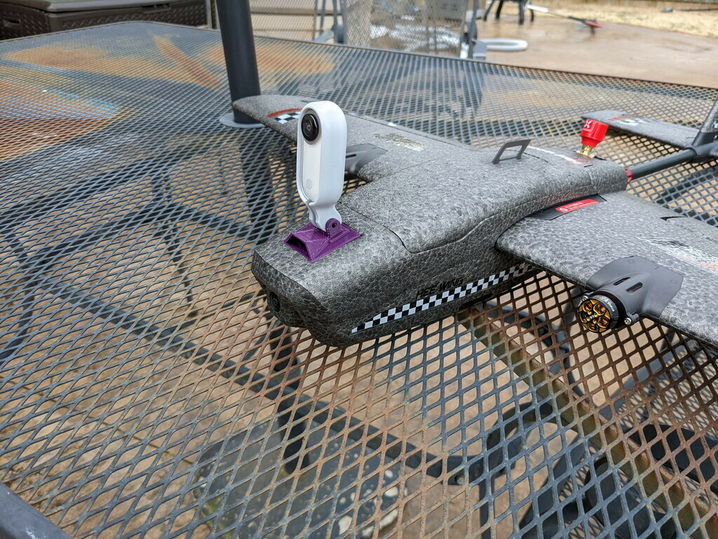 Free 3D file Heewing Ranger T1 Front scoop with insta360 Go mount 🚗 ...