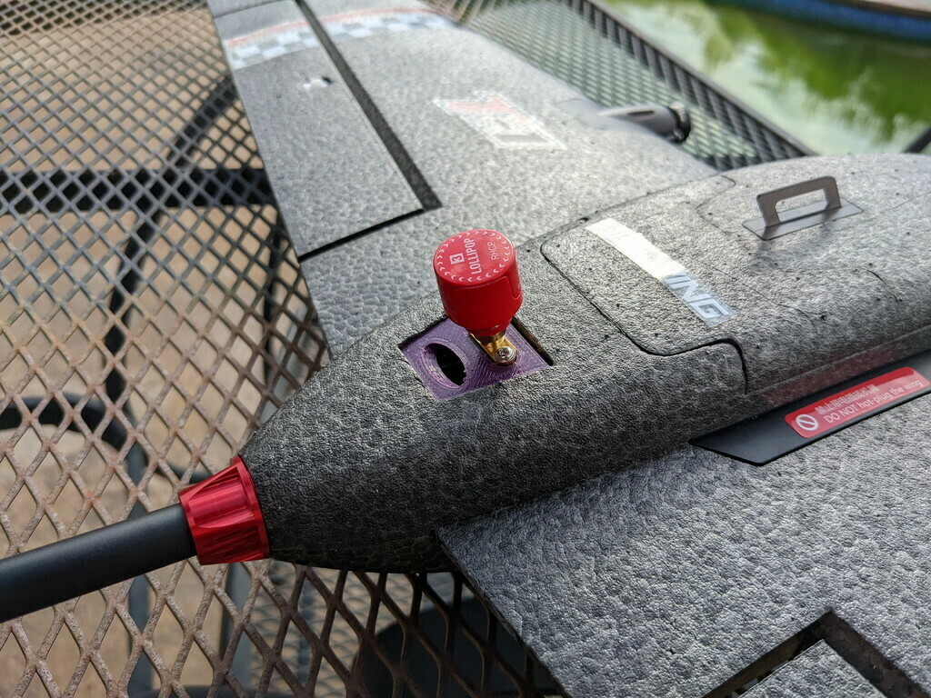 Free 3D file Heewing Ranger T1 rear hatch antenna mount・3D printing ...