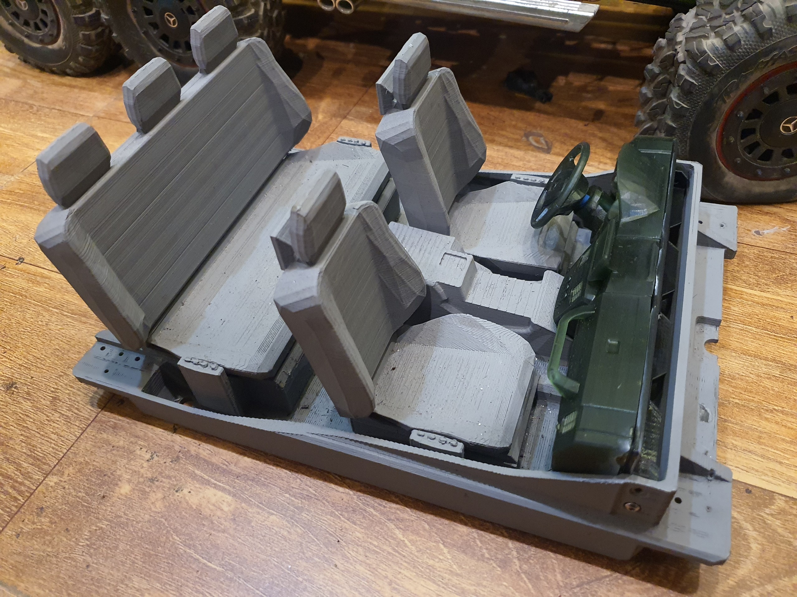 STL file trx6 interior 🚚・Model to download and 3D print・Cults
