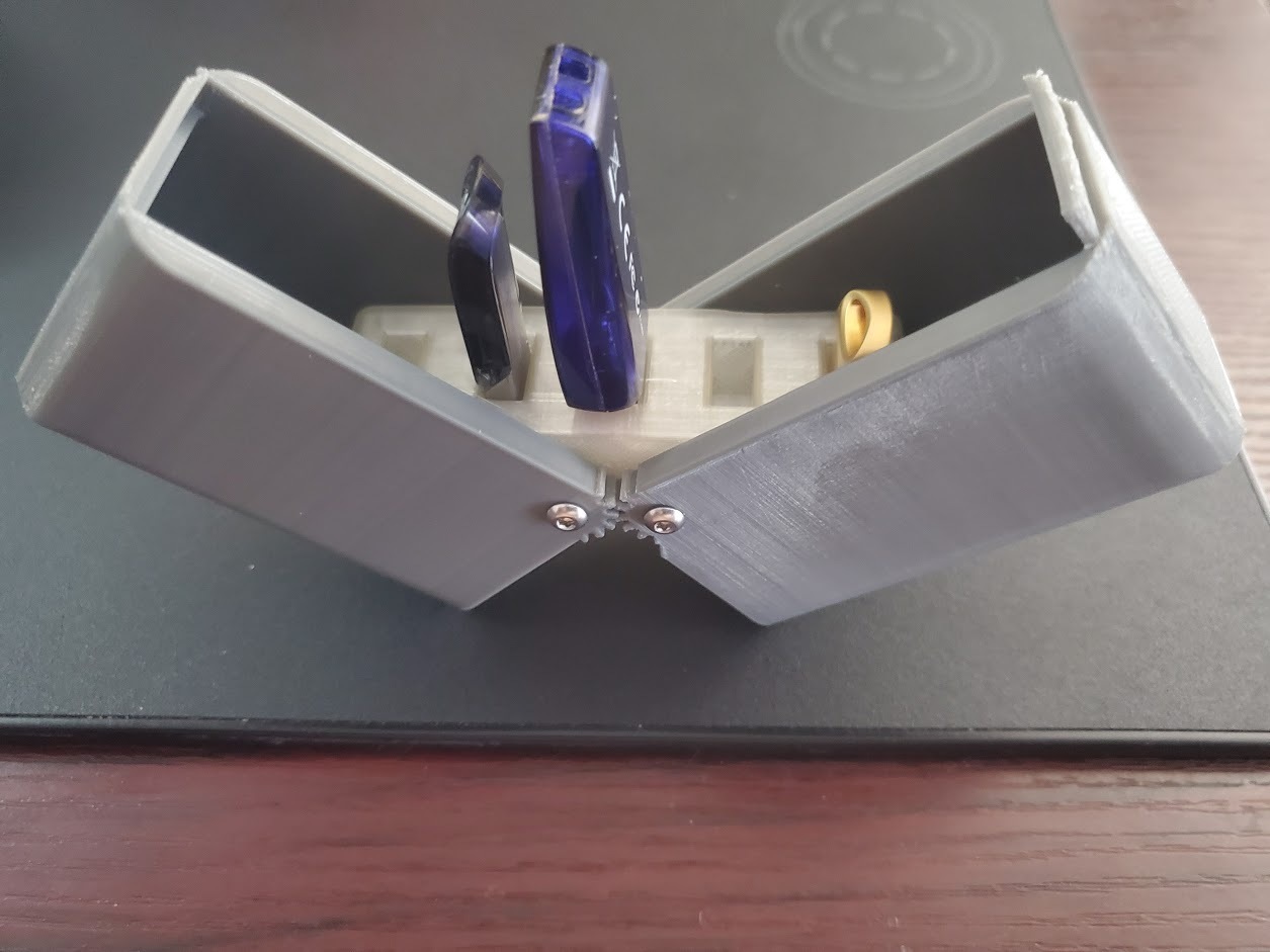 Free STL file USB drive case(holds 5) fixed・Object to download and to ...