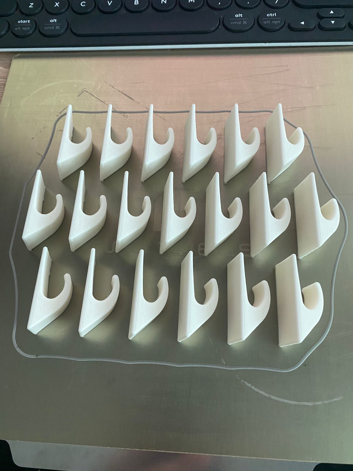 Free STL file Adhesive Wall Hook 🪝・3D printable model to download・Cults