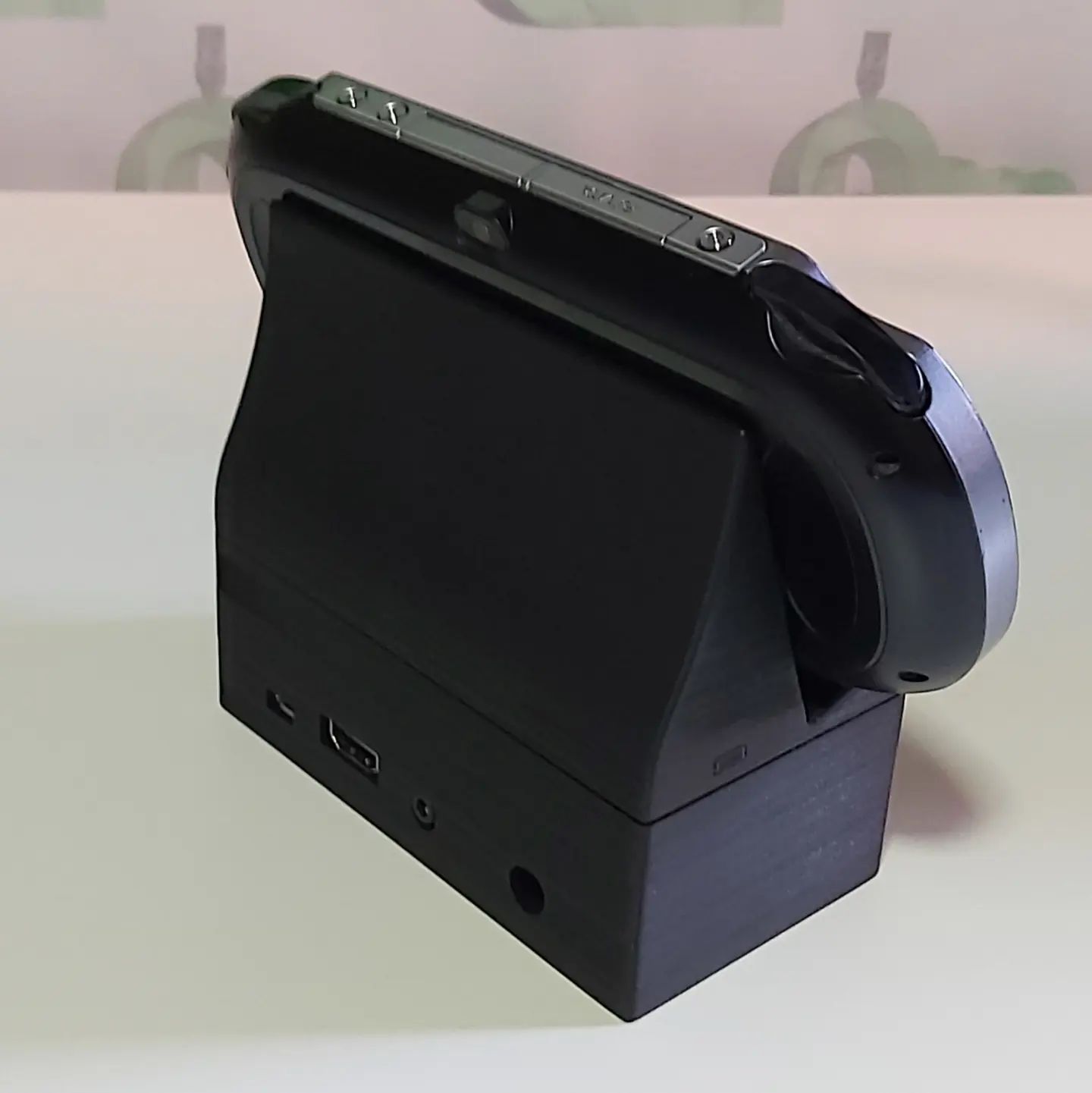 STL file Dock for Sony PSVita + Raspberry 🎮・Design to download and 3D ...