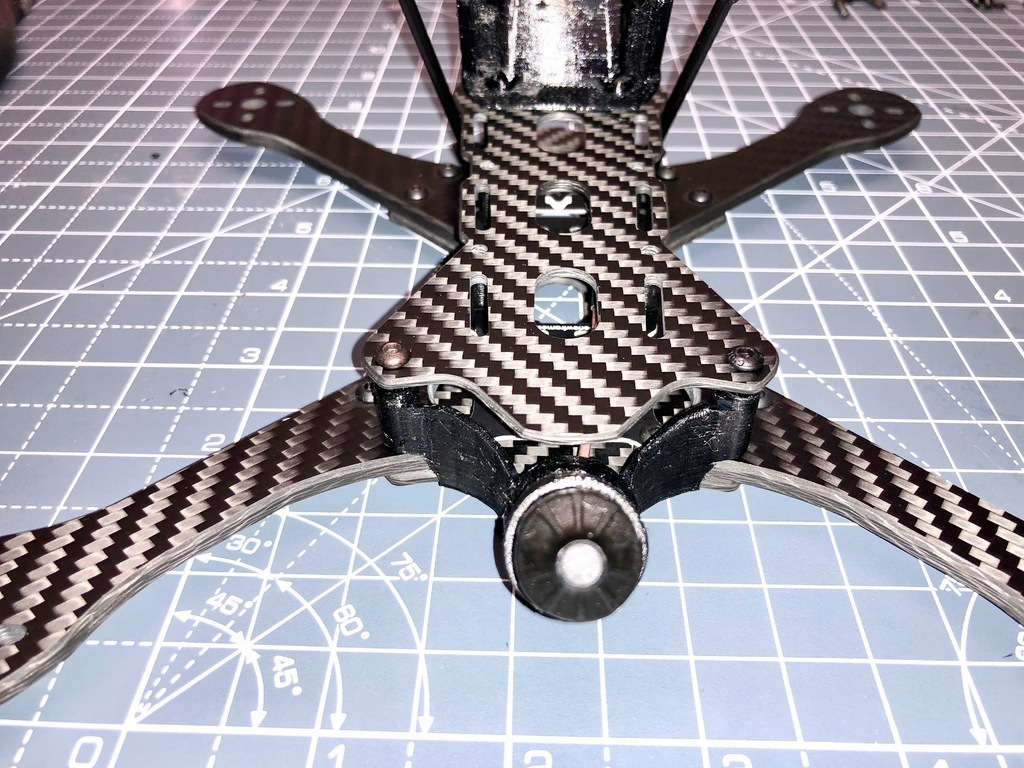 Free 3D file VAS MinIon FPV Antenna Mount for Hyperlow GC・3D printer ...