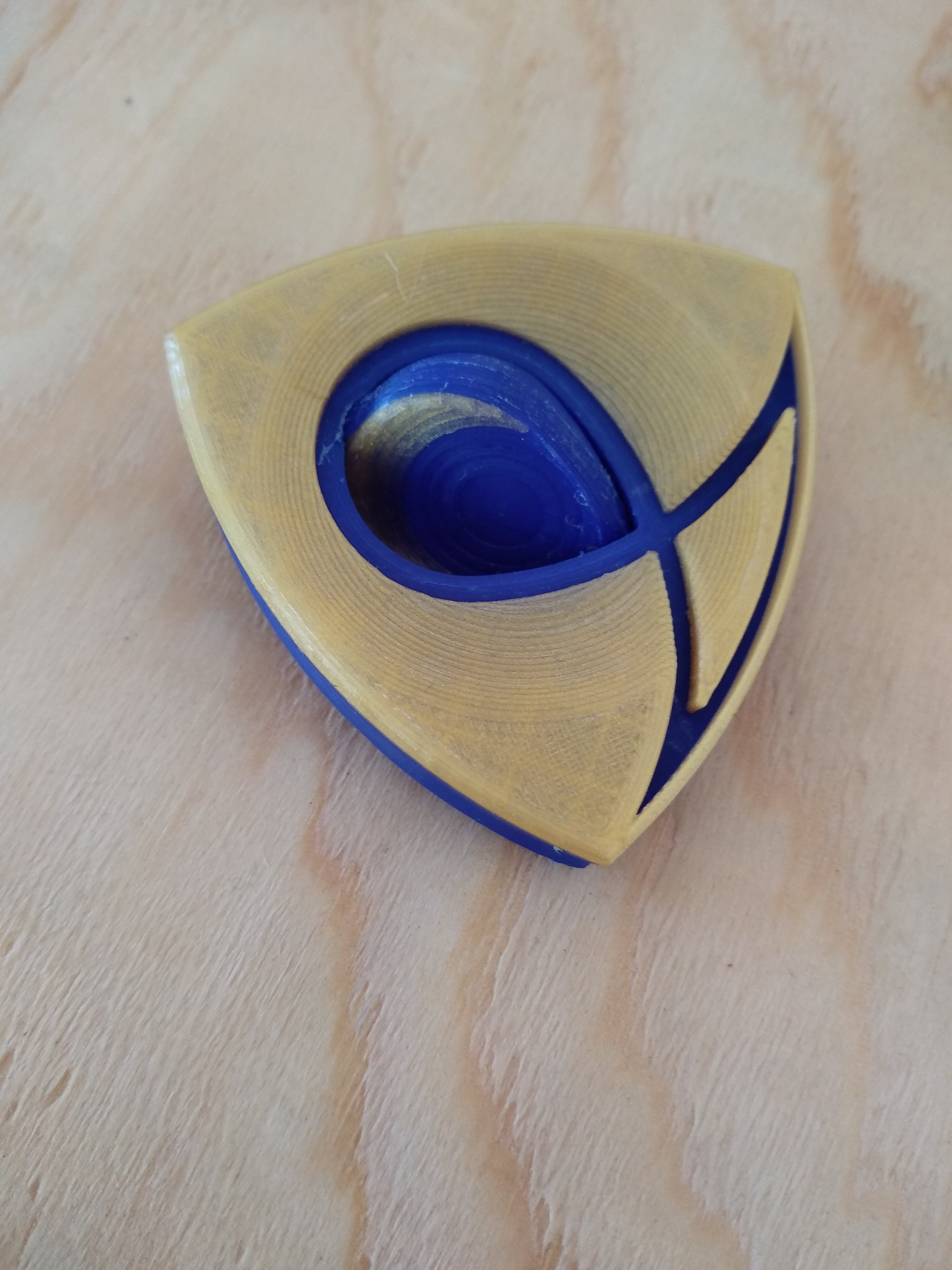 Archivo STL gratis My Reuleaux triangle fidget MakerCoin 🔺・Plan de ...