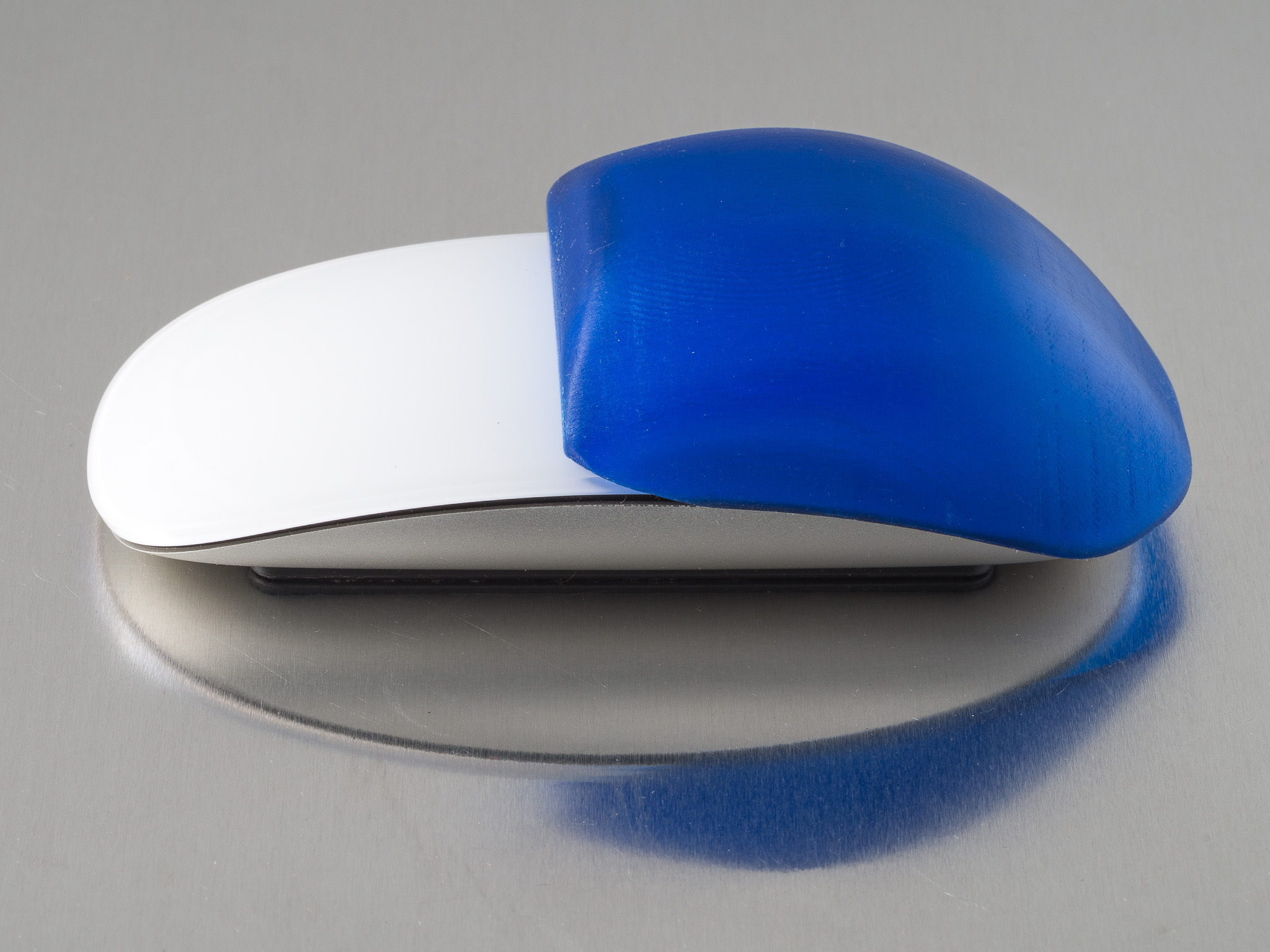 Free STL file Hunchback (for Magic Mouse) 🪄・3D printing idea to ...