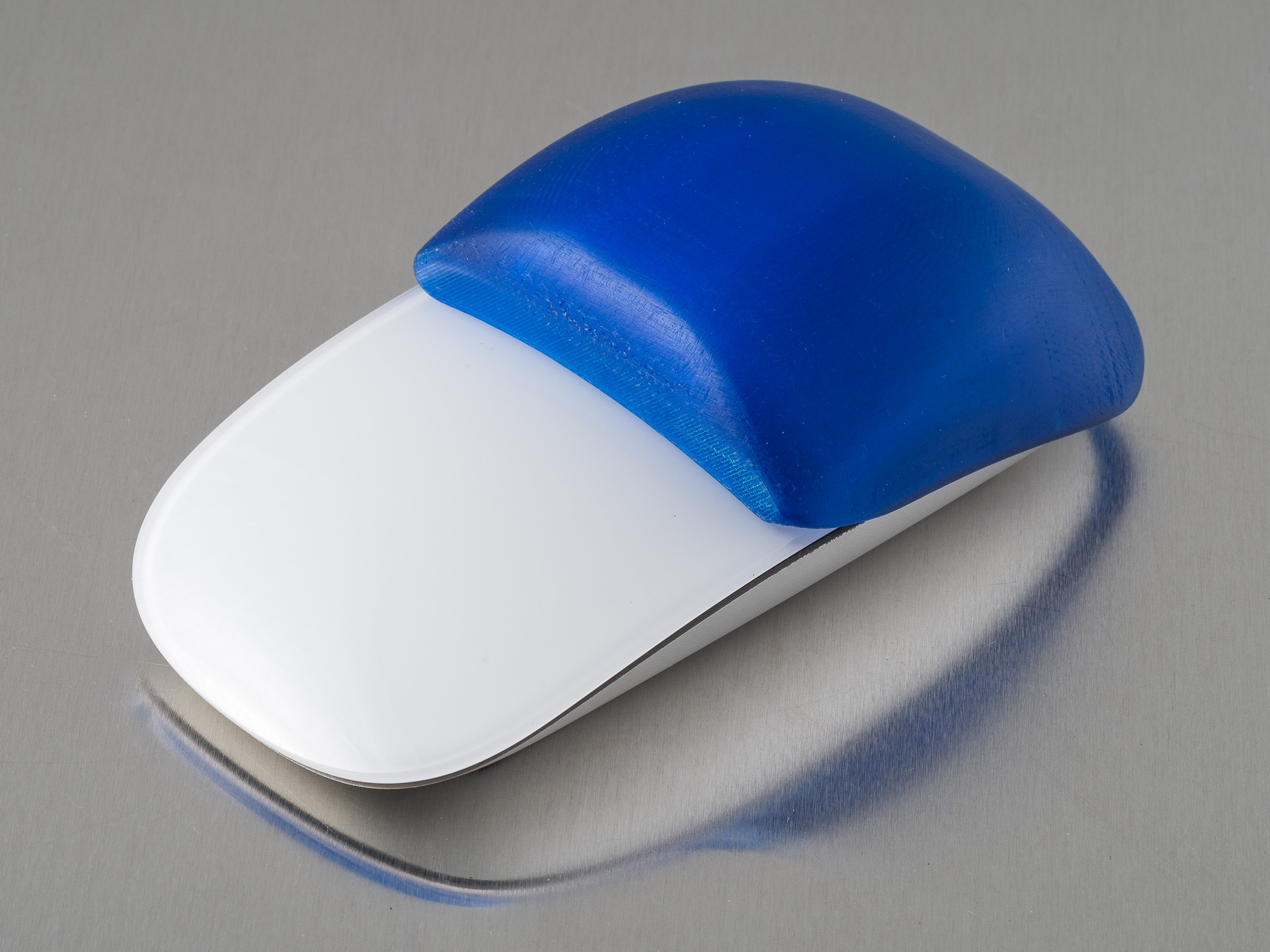 Free STL file Hunchback (for Magic Mouse) 🪄・3D printing idea to ...