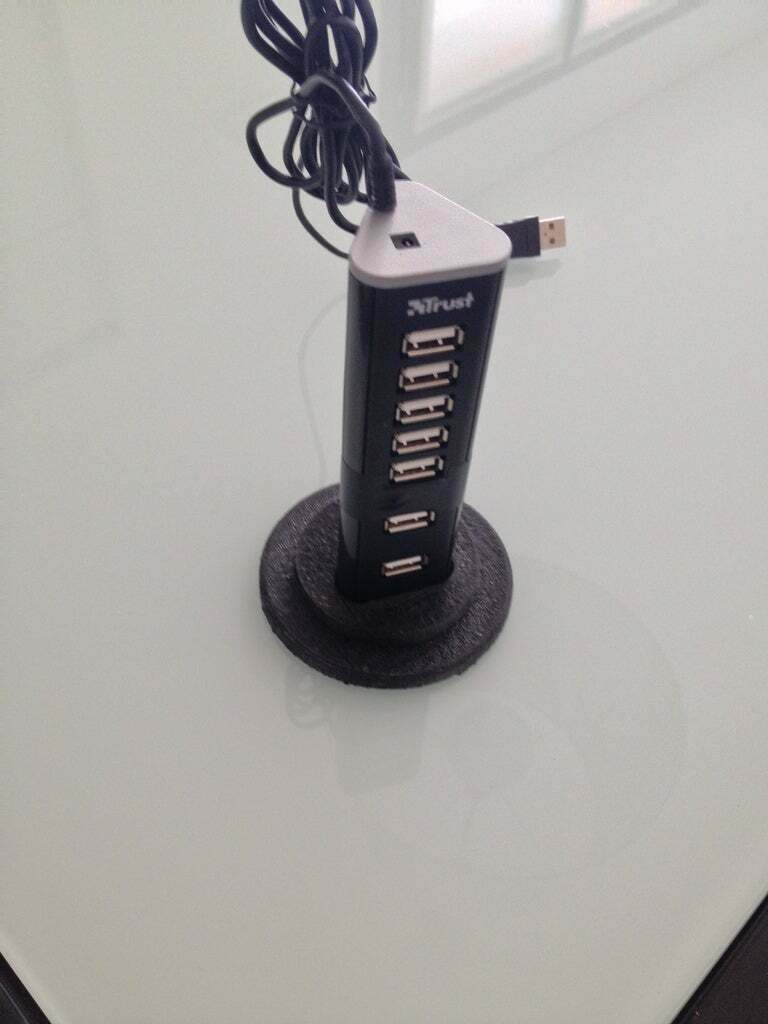 Free STL file Vertical Support Trust USB Hub・Template to download and ...