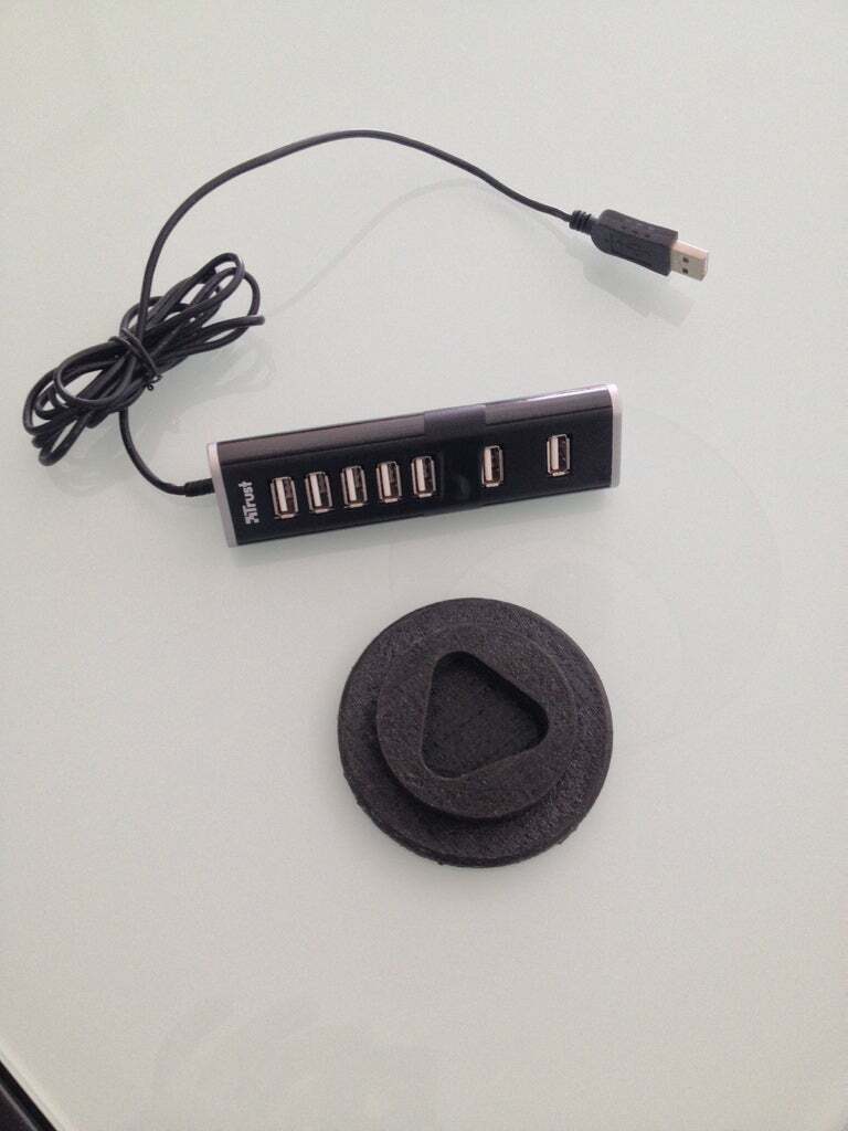 Free STL file Vertical Support Trust USB Hub・Template to download and ...