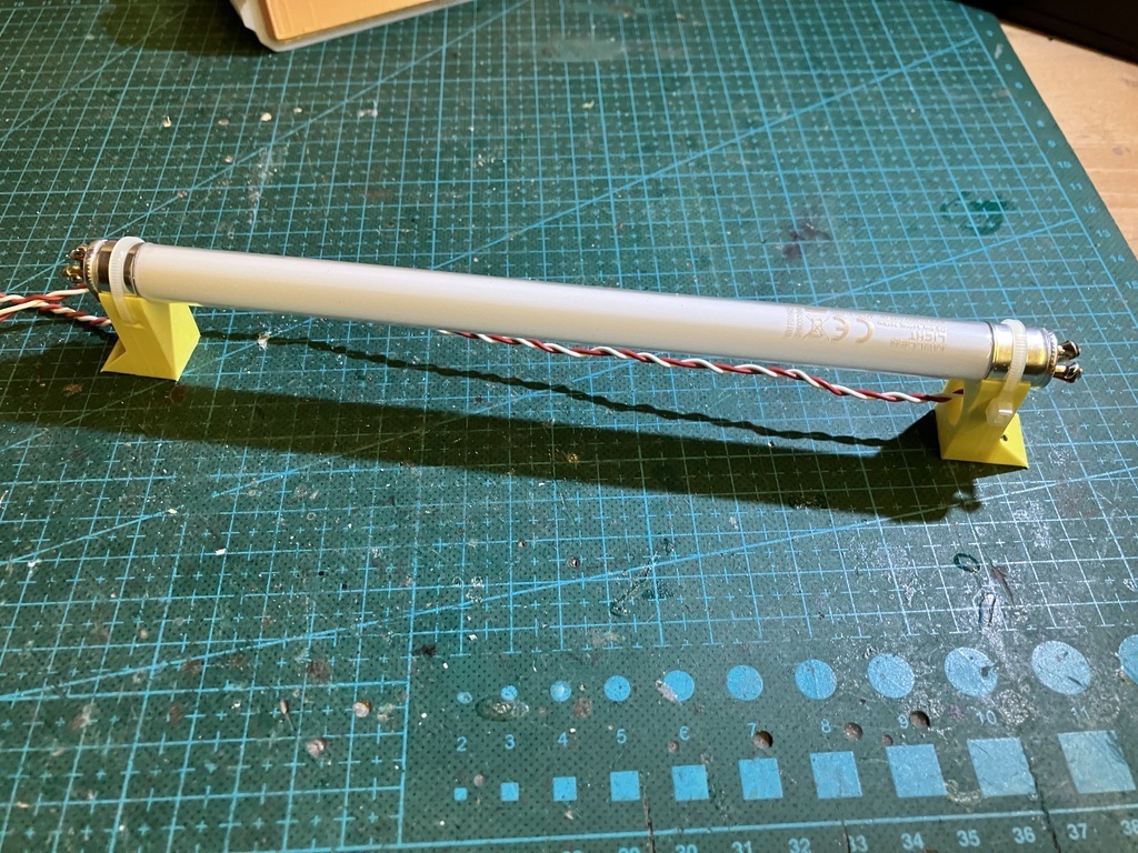 Free 3D file Neon light socket stand G5 standard 🔌・3D print design to ...