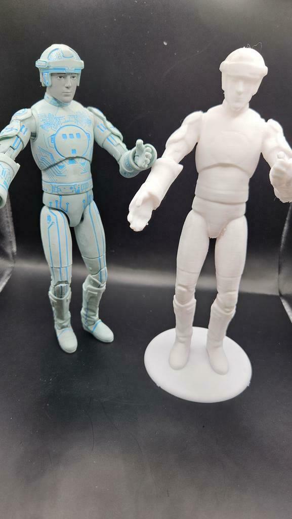 Free 3D file Tron Figure 👥・Design to download and 3D print・Cults