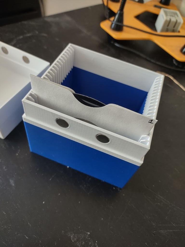 Free 3D file ViewMaster Reel Storage Box 📦・Design to download and 3D ...