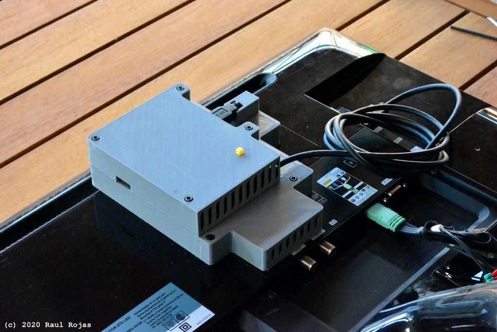 Free 3D file Raspberry pi 4 functional case w/ HDD subenclosure & vesa 🖥️・3D print object to ...