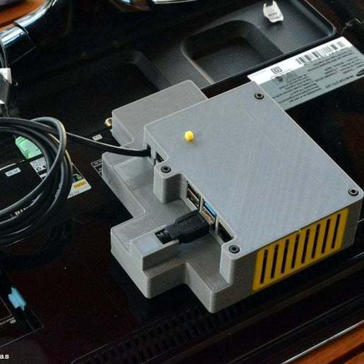 Download free STL file Raspberry Pi 4 VESA case w/ HDD/ SSD compartment ...