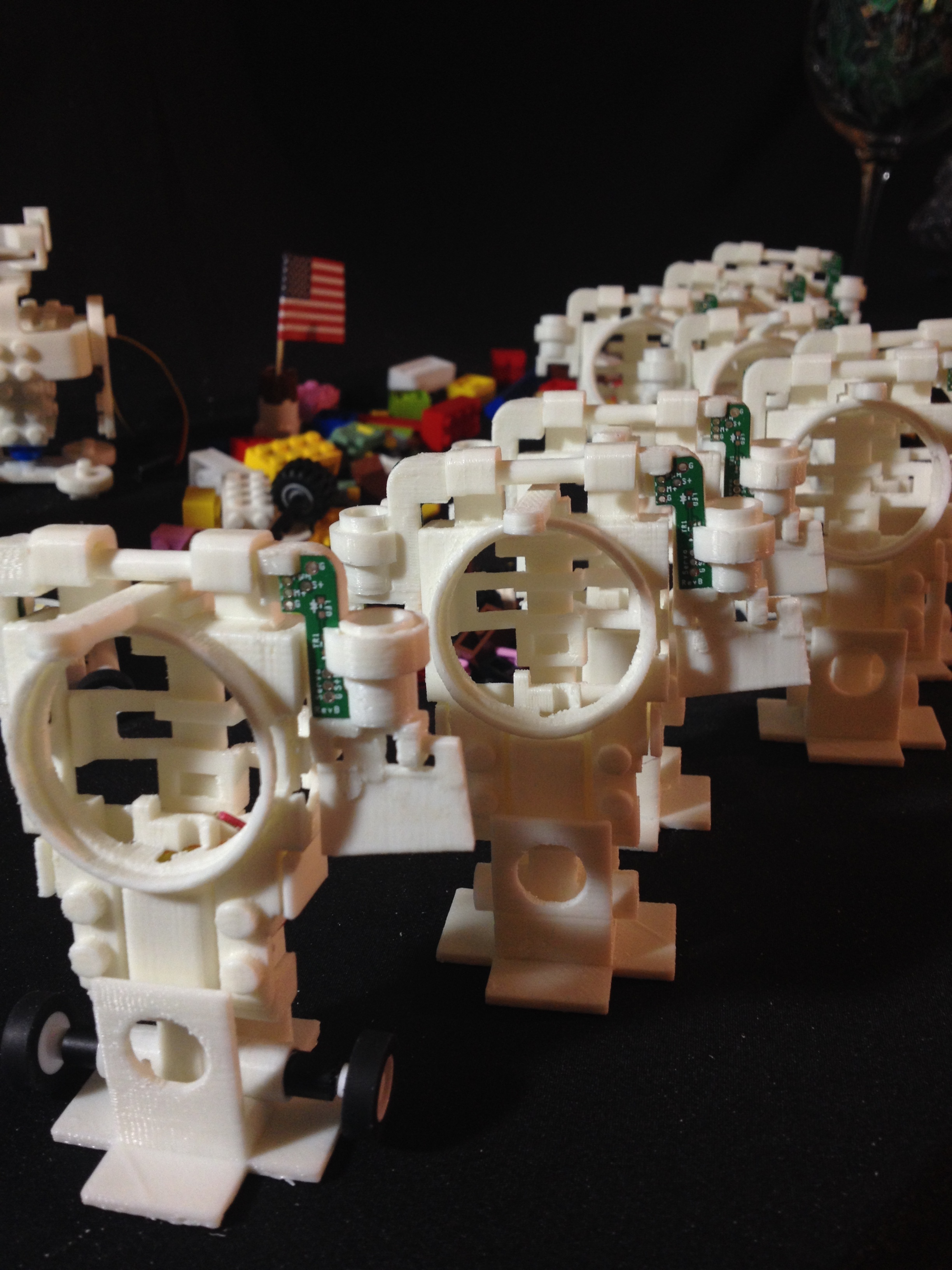 Free STL file Small Humanoid Robot 🤏・3D printer design to download・Cults