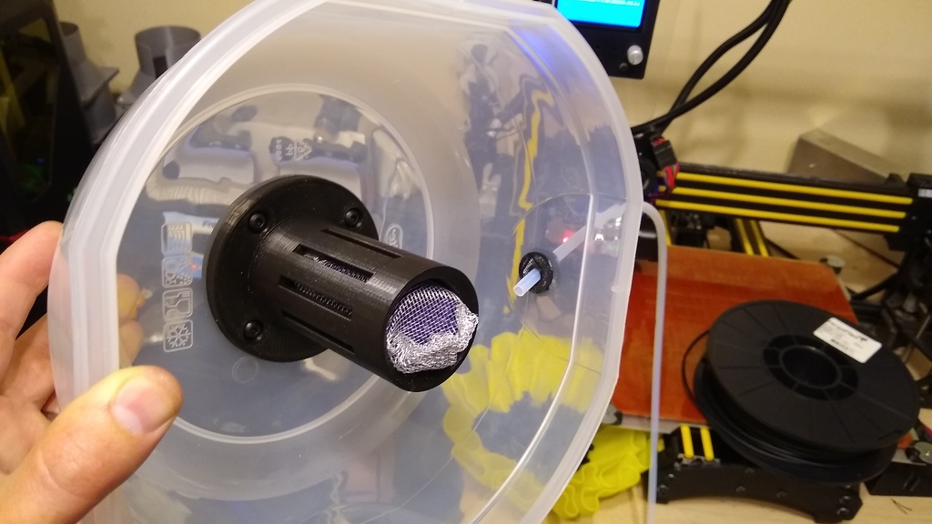 Free 3D file Desiccant Spool Dispenser for Taz and other 2020 frame ...