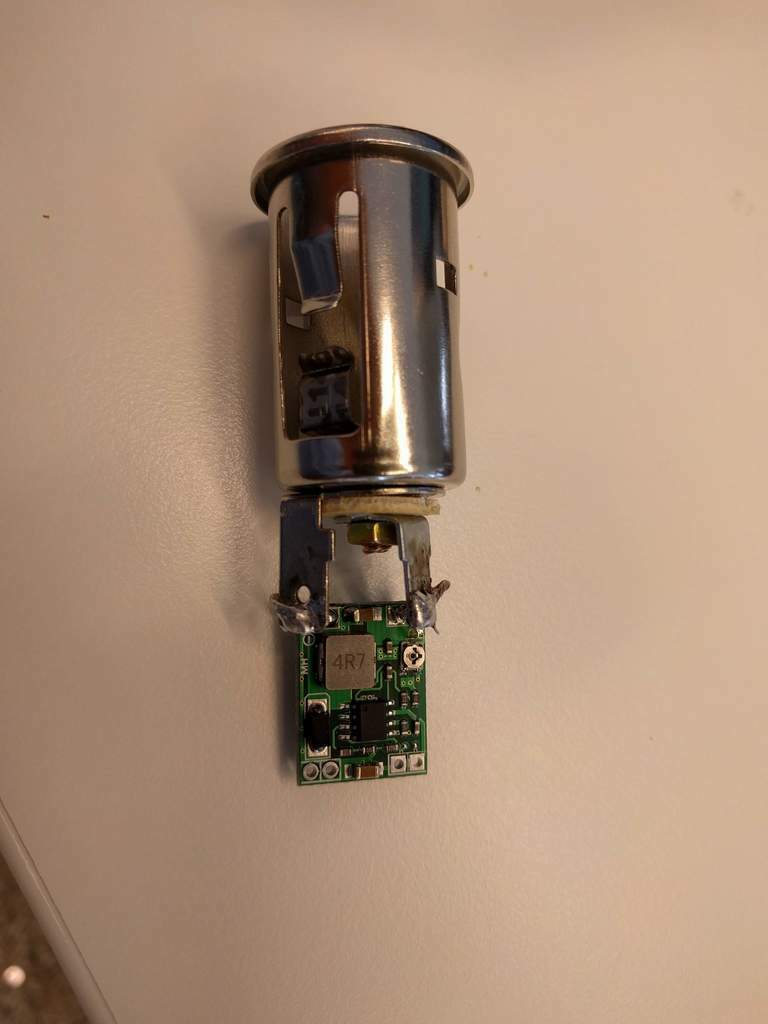 Fichier 3D gratuit Adaptateur de batterie Parkside x20v pour prise allume-cigare 🔌・Design pour ...