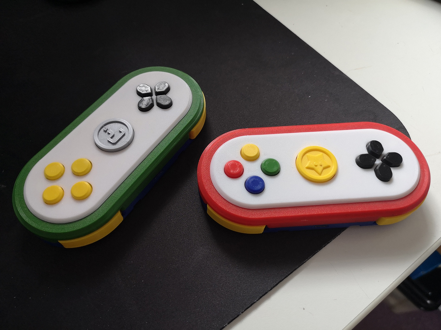 STL-Datei Retro-Gamepad 🎲・Design für 3D-Drucker zum herunterladen・Cults