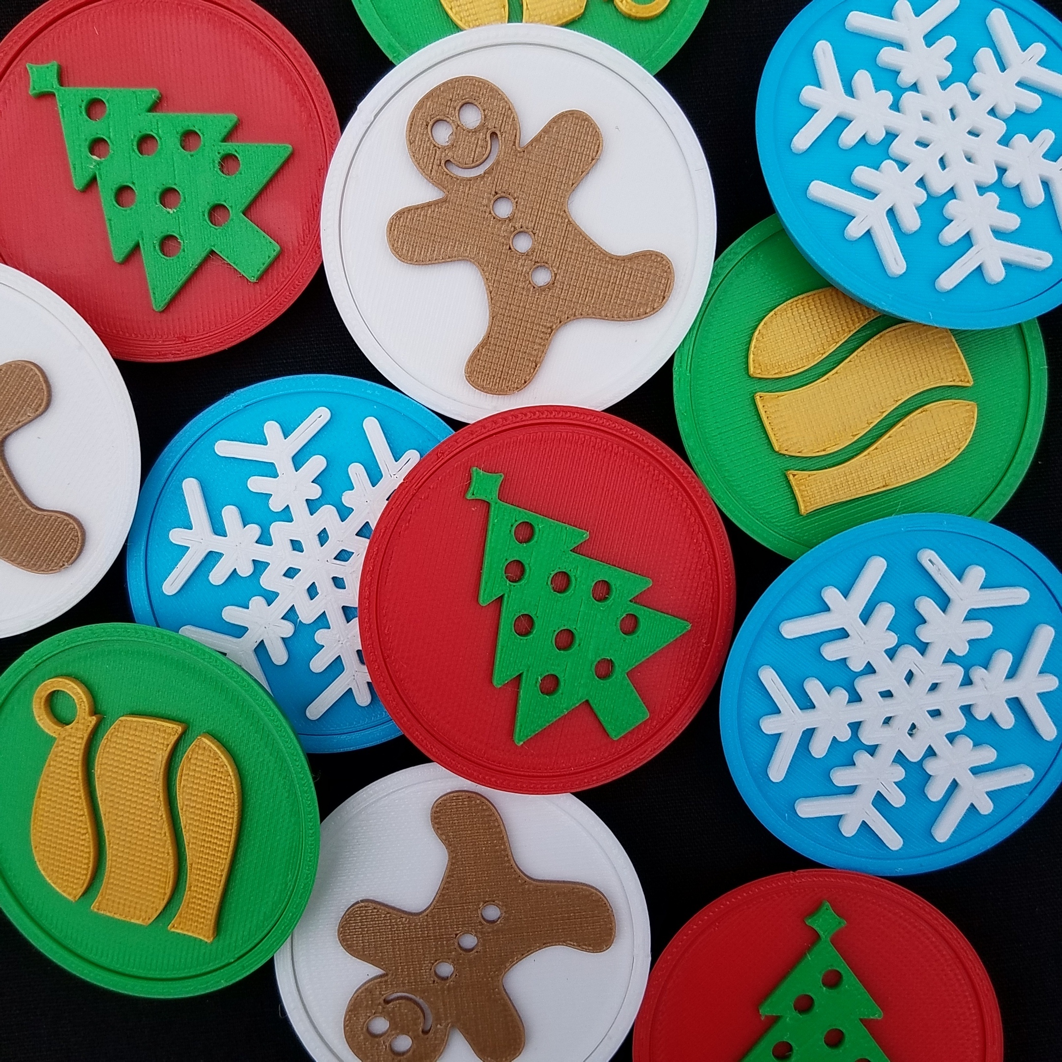 STL file Holiday Snap Badge Set 📛・3D printable design to download・Cults