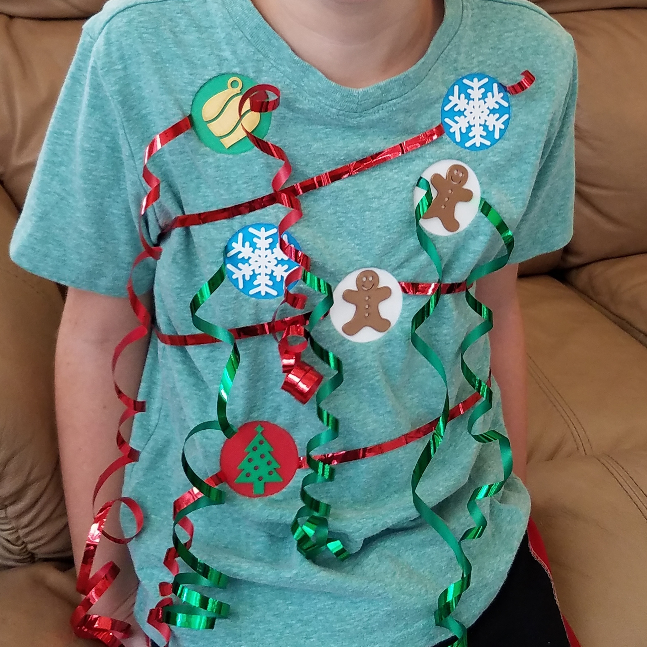 STL file Holiday Snap Badge Set 📛・3D printable design to download・Cults