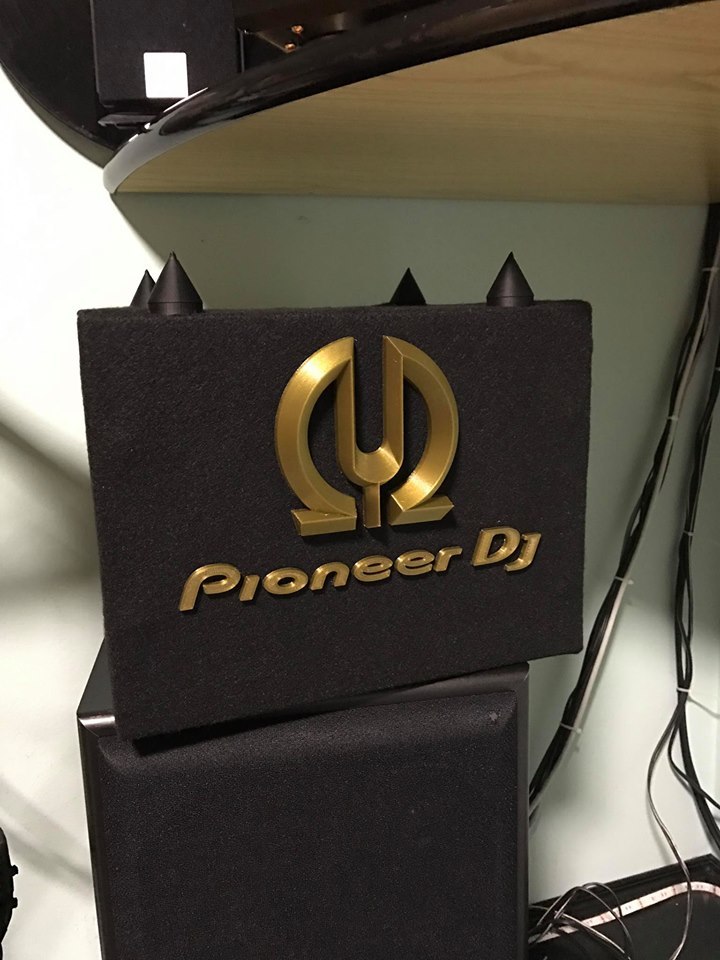 3D file PIONEER emblem and written・3D print model to download・Cults