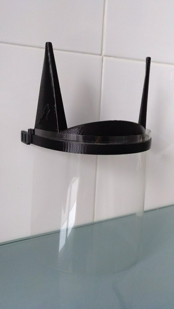 Free 3D file Type 1 screen based on the HanochH design for Covid-19 ...