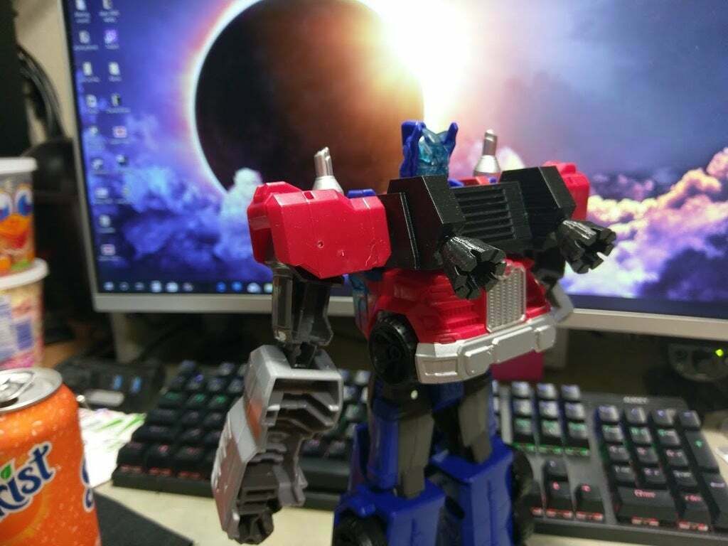 Free STL file Optimus Prime Jet-pack for Cyber commander series and ...