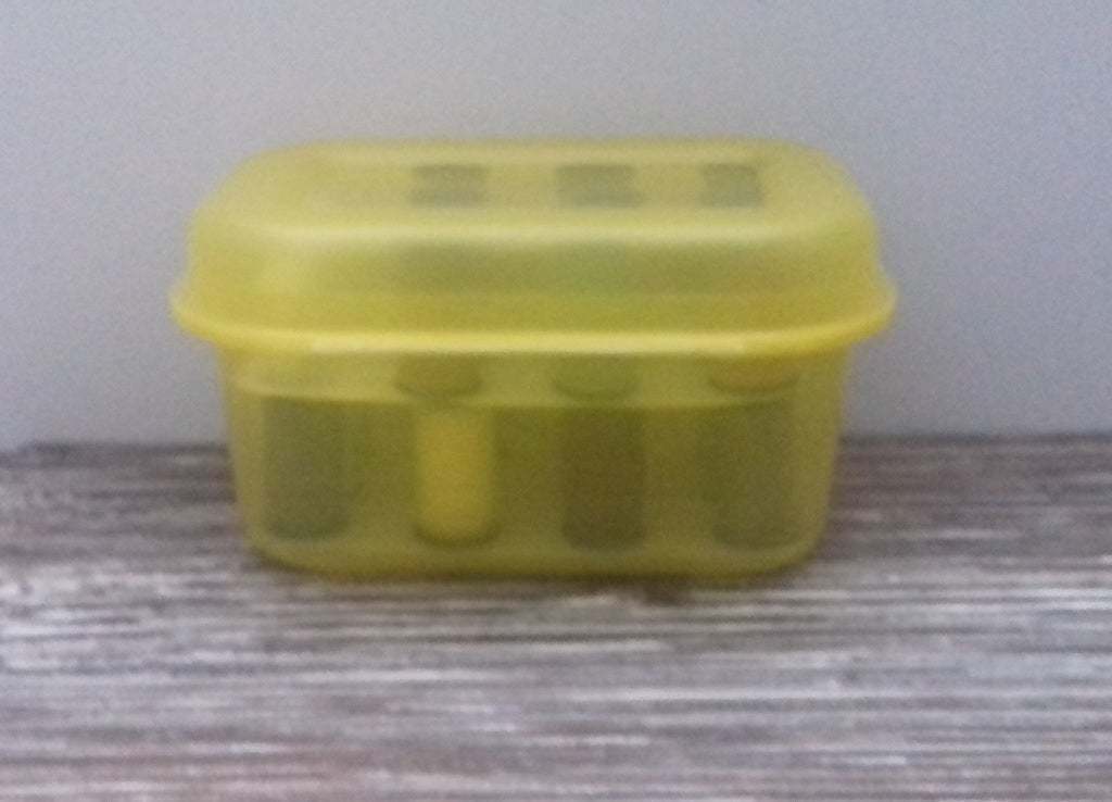 Free STL file sewing thread spool holder ( spool of diameter 1cm)・3D ...