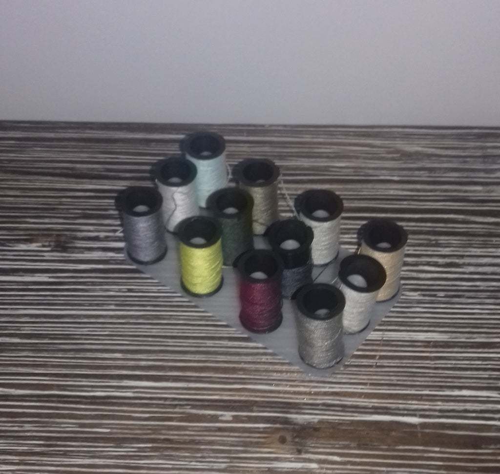 Free STL file sewing thread spool holder ( spool of diameter 1cm)・3D ...