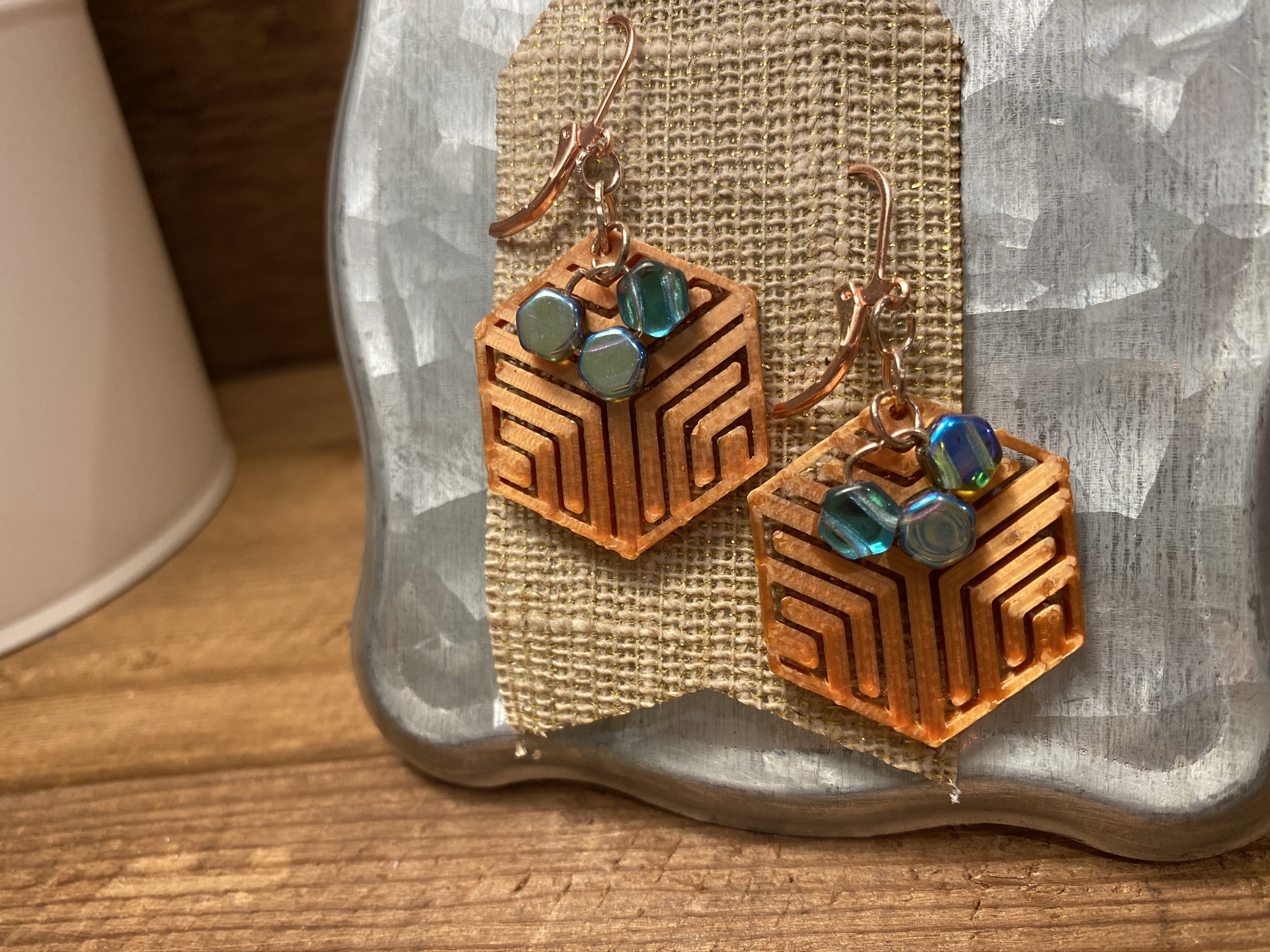 STL file Hexagon Skeleton Earring・3D print object to download・Cults