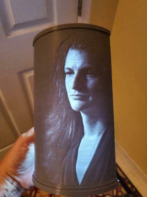 Free 3D file Portrait Curved Lithophane Stand・3D printer design to ...