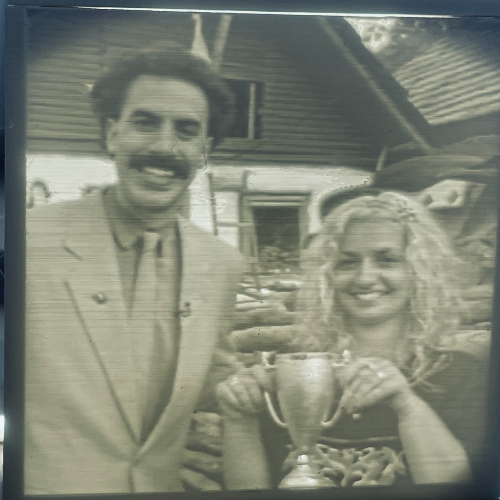 Free 3D file Borat Lithophane 🧲・Object to download and to 3D print・Cults