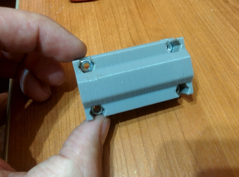 Free STL file LM8UU and SC8UU combined - 58mm - Rev2 - 8 contacts ...