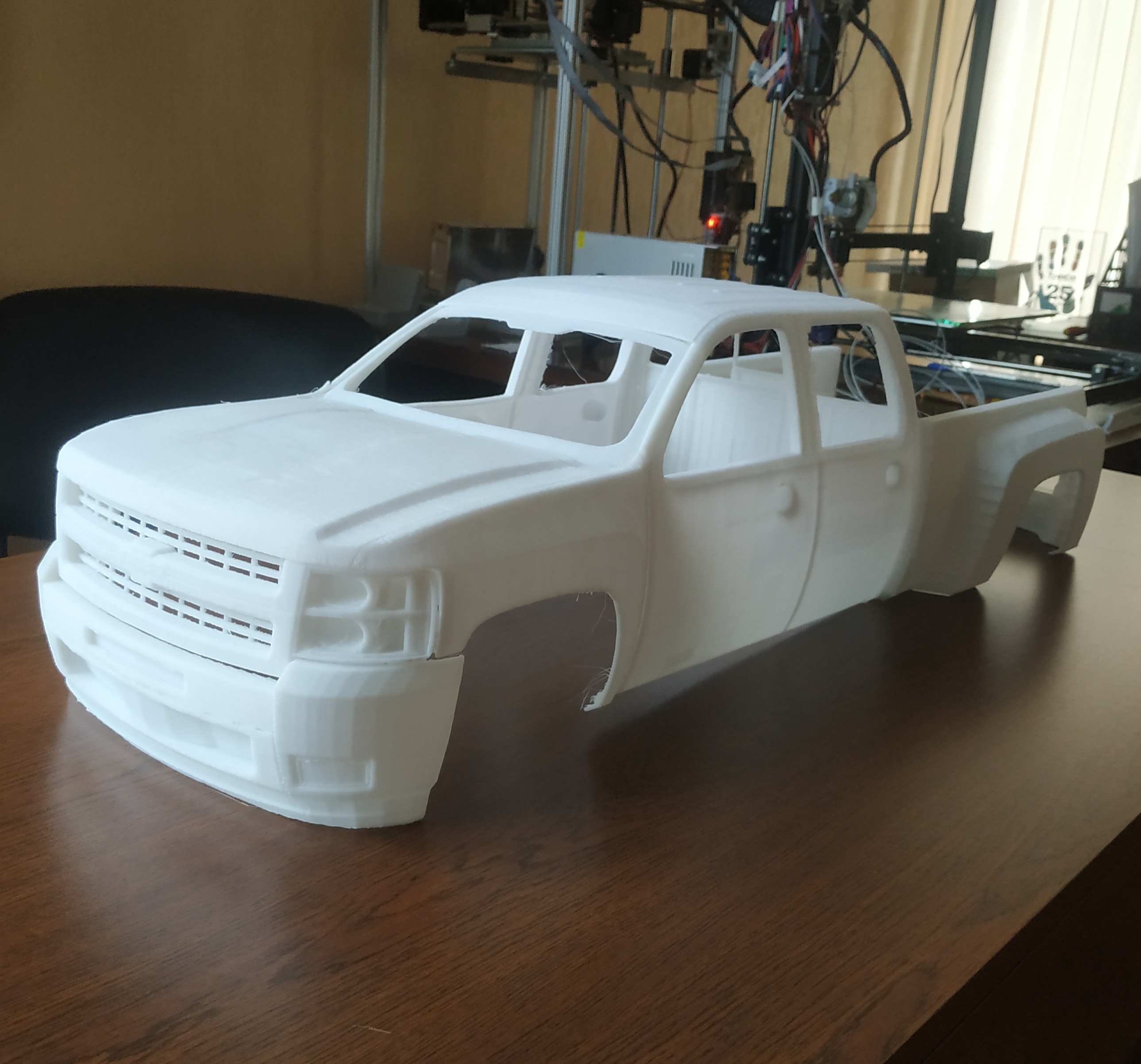 OBJ file Chevrolet Silverado 2500 🚙・3D print model to download・Cults