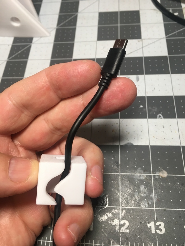 Free 3D file Charging cord holder 📱・3D printing idea to download・Cults