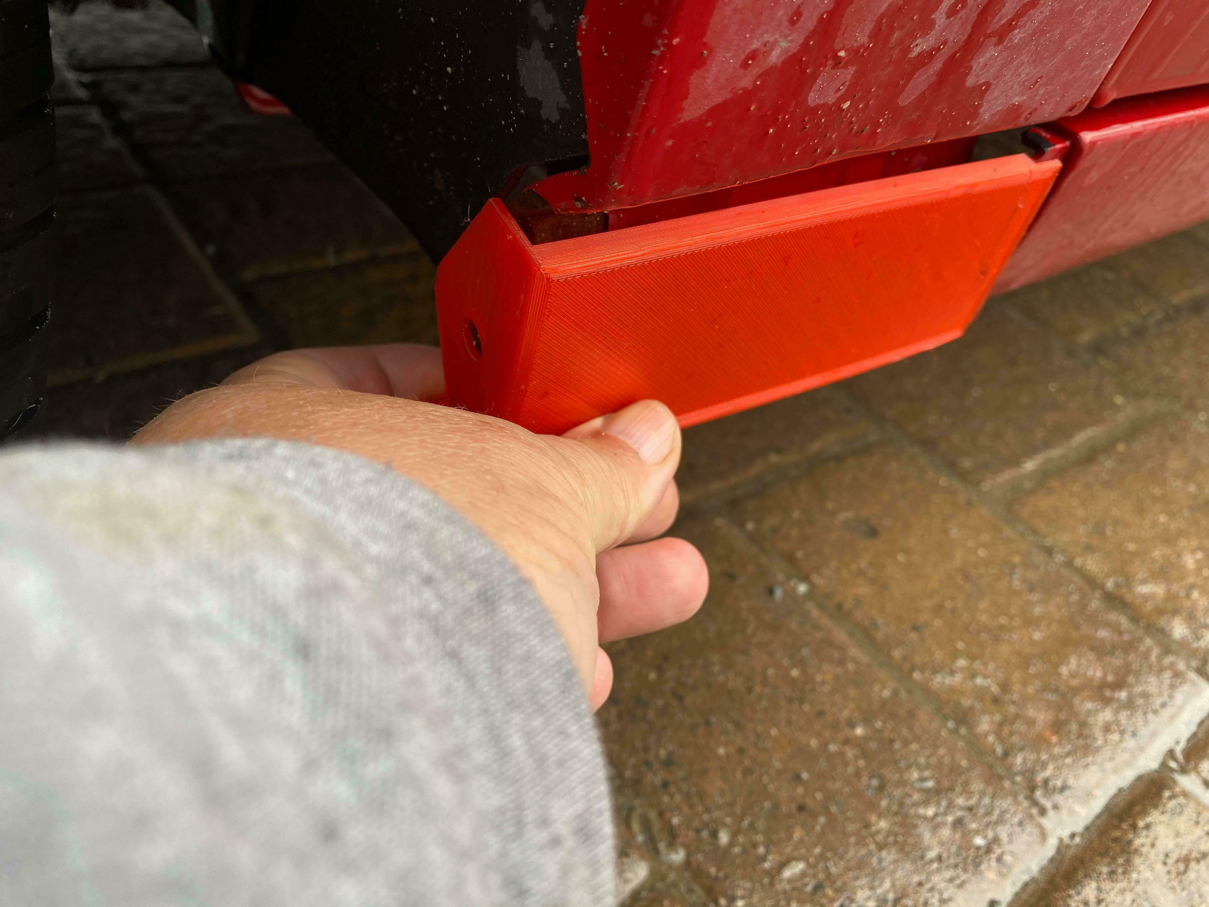 STL file Dodge Caravan Front Rocker Molding Cover・3D printer model to ...