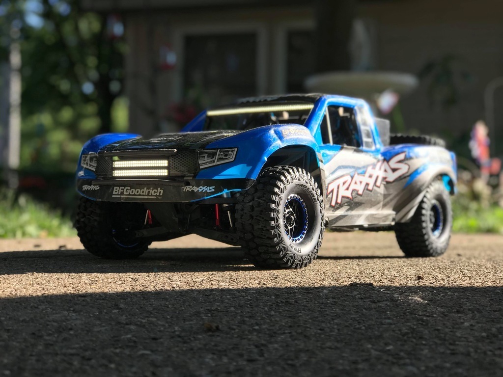 Free 3D file Traxxas UDR Stand 🚁・Object to download and to 3D print・Cults